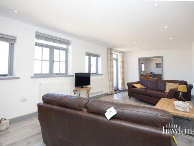 3 bedroom detached bungalow to rent