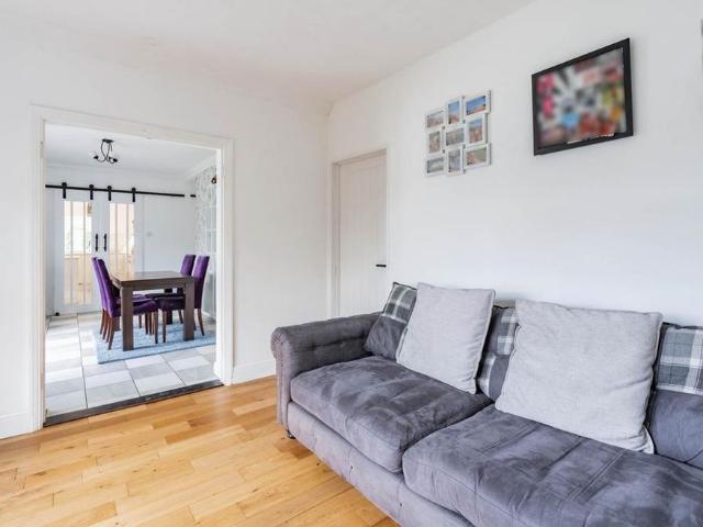 3 bedroom detached bungalow to rent