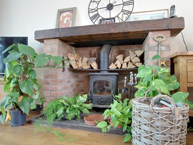 3 bedroom detached bungalow to rent