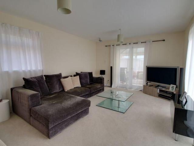 3 bedroom detached bungalow to rent