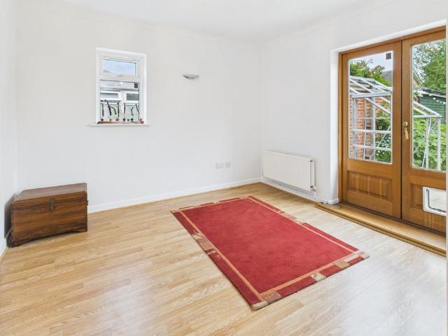 3 bedroom detached bungalow to rent