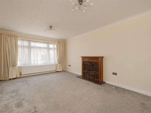 3 bedroom detached bungalow to rent