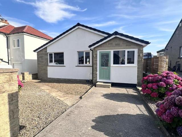 3 bedroom detached bungalow to rent