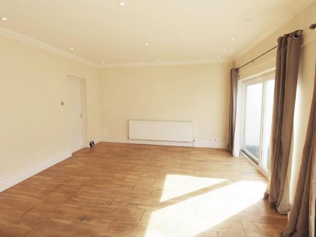 3 bedroom detached bungalow to rent