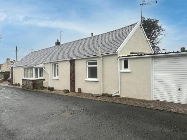 3 bedroom detached bungalow to rent
