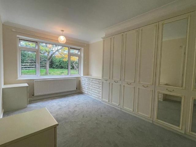 3 bedroom detached bungalow to rent