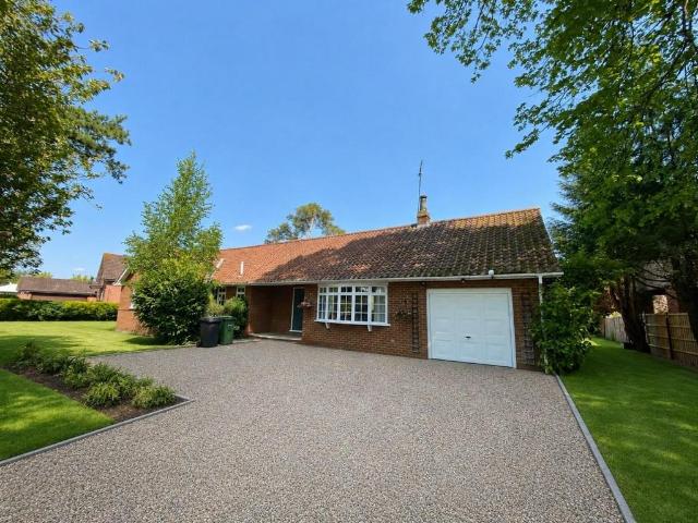 3 bedroom detached bungalow to rent