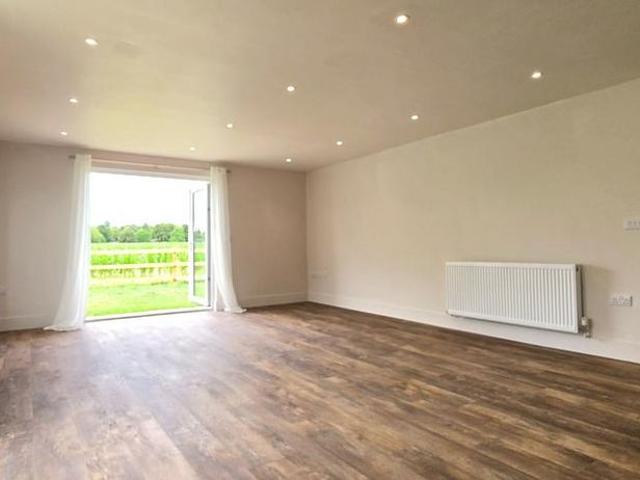 3 bedroom detached bungalow to rent