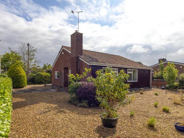 3 bedroom detached bungalow to rent