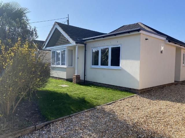 3 bedroom detached bungalow to rent