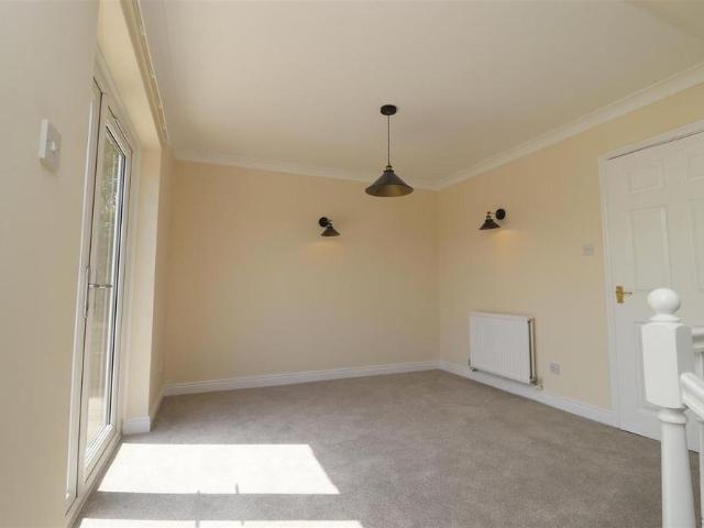 3 bedroom detached bungalow to rent