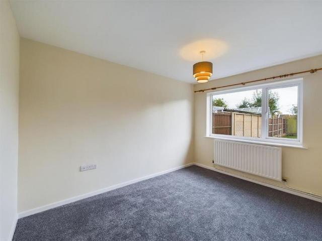 3 bedroom detached bungalow to rent