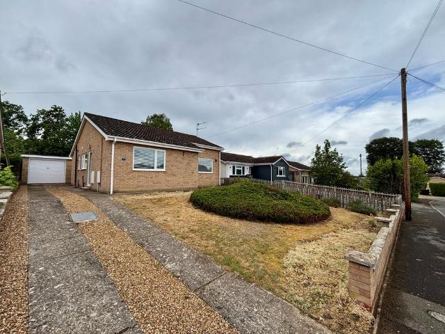 3 bedroom detached bungalow to rent