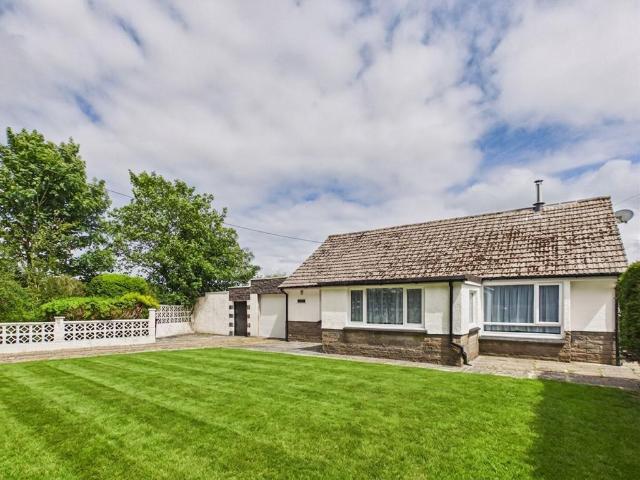 3 bedroom detached bungalow to rent