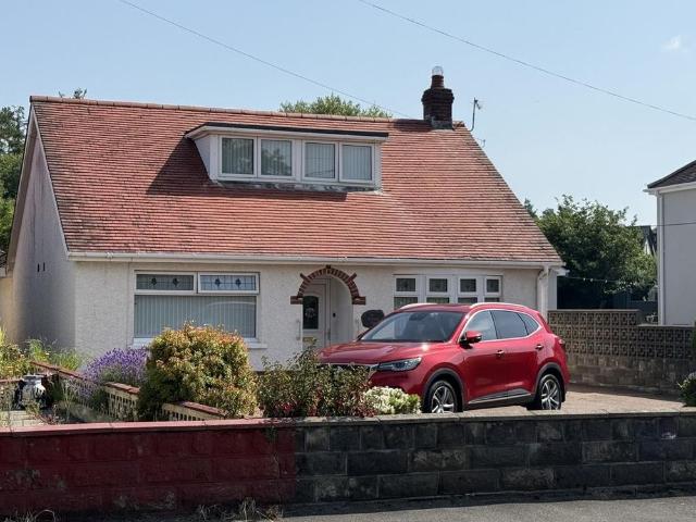 3 bedroom detached bungalow to rent