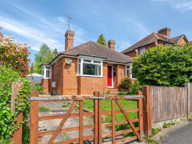 3 bedroom detached bungalow to rent