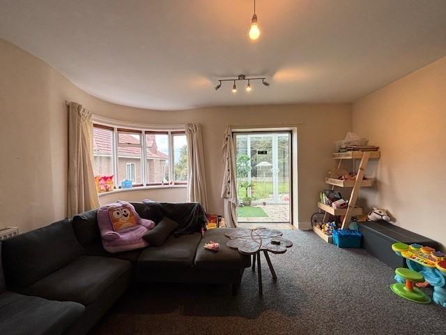 3 bedroom detached bungalow to rent