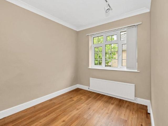 3 bedroom detached bungalow to rent
