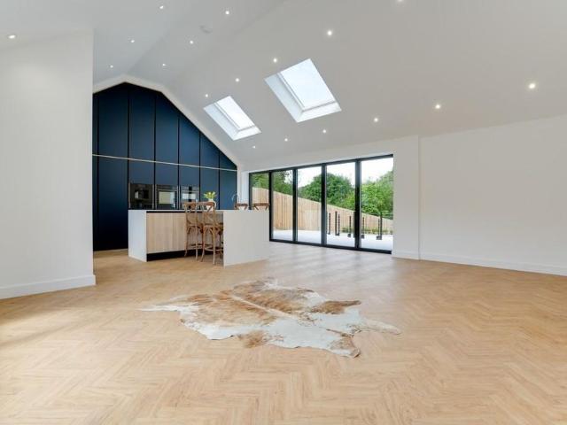 3 bedroom detached bungalow to rent