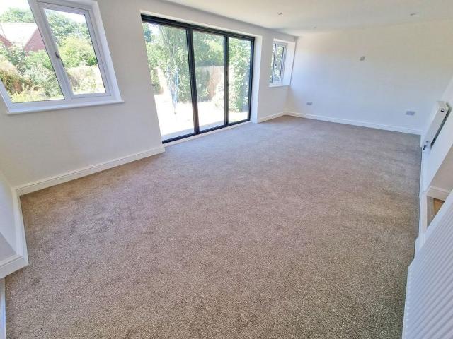 3 bedroom detached bungalow to rent