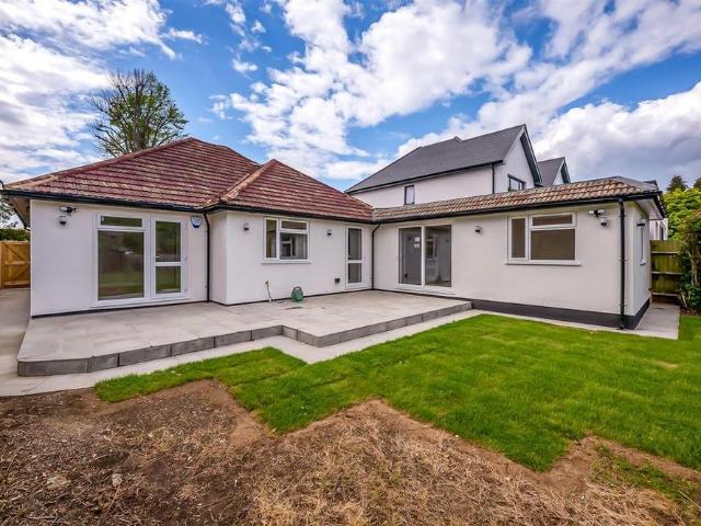 3 bedroom detached bungalow to rent