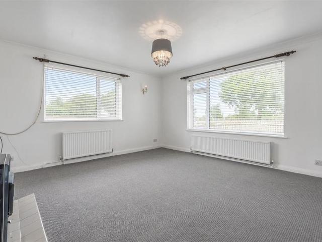 3 bedroom detached bungalow to rent