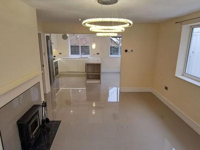 3 bedroom detached bungalow to rent