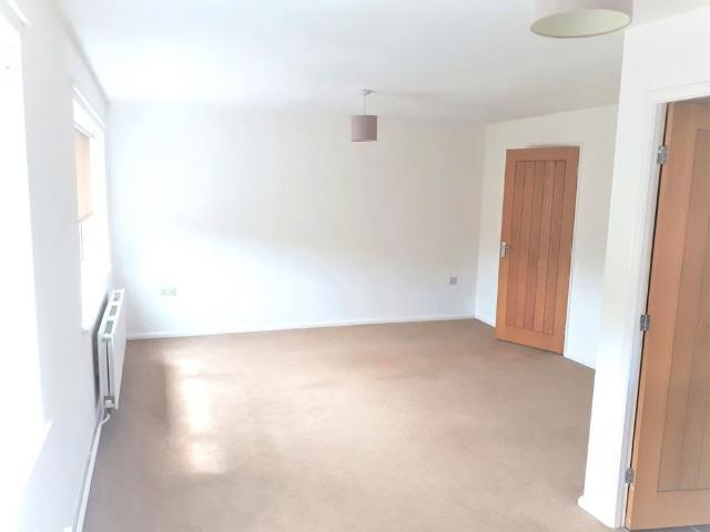 3 bedroom detached bungalow to rent