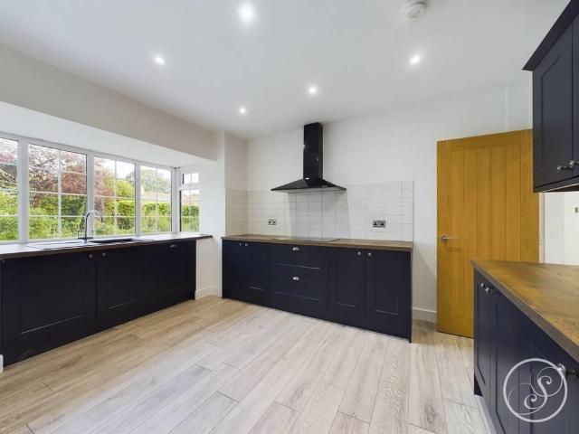 3 bedroom detached bungalow to rent
