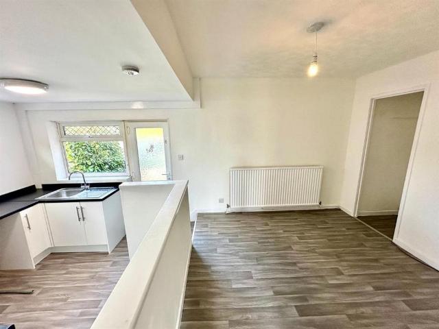 3 bedroom detached bungalow to rent