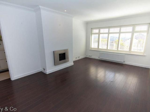 3 bedroom detached bungalow to rent