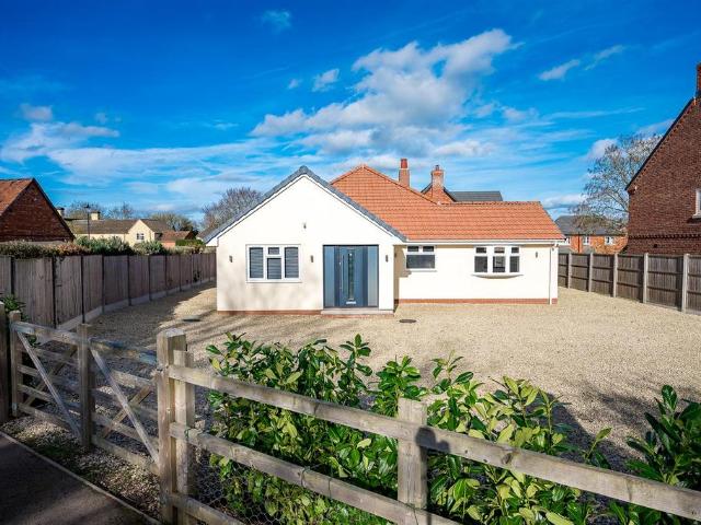 3 bedroom detached bungalow to rent