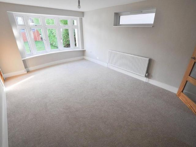 3 bedroom detached bungalow to rent