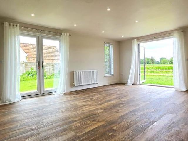 3 bedroom detached bungalow to rent