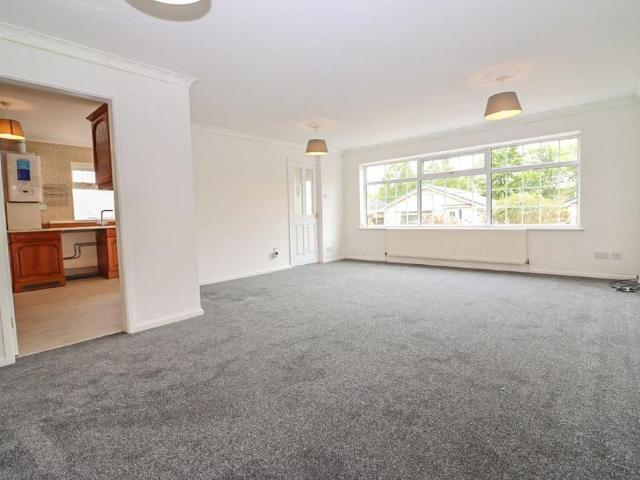 3 bedroom detached bungalow to rent