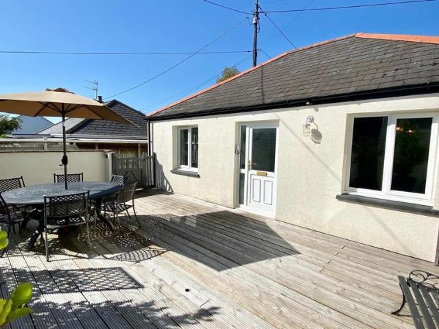 3 bedroom detached bungalow to rent
