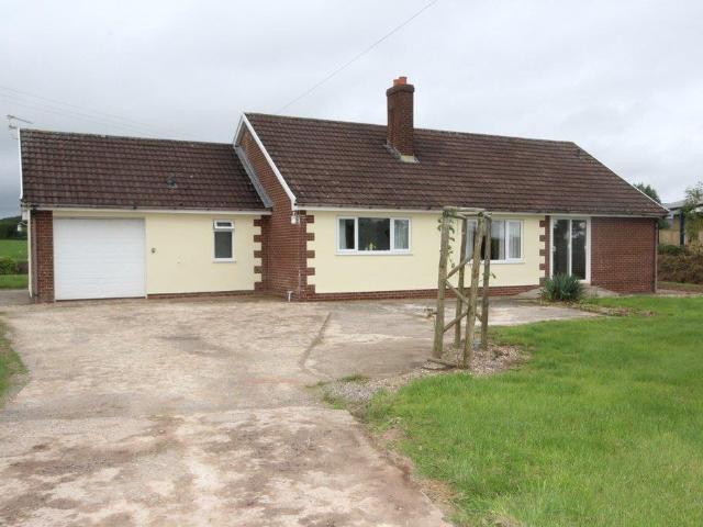 3 bedroom detached bungalow to rent