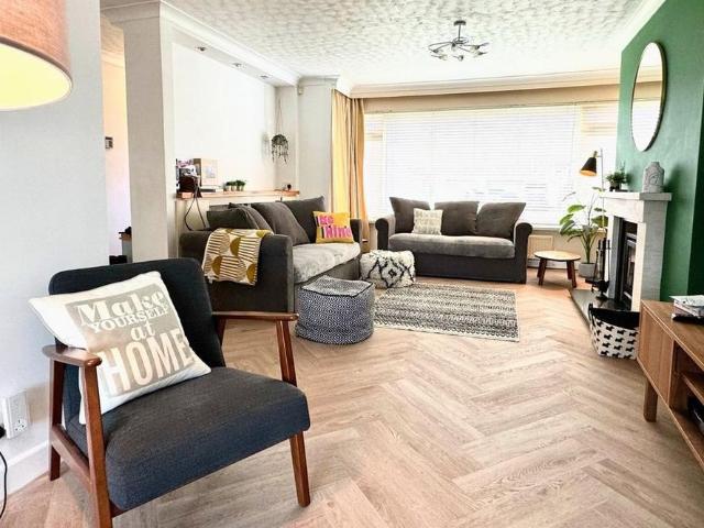 3 bedroom detached bungalow to rent