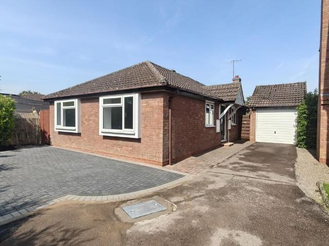 3 bedroom detached bungalow to rent
