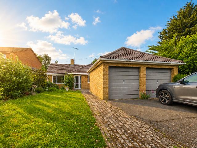 3 bedroom detached bungalow to rent