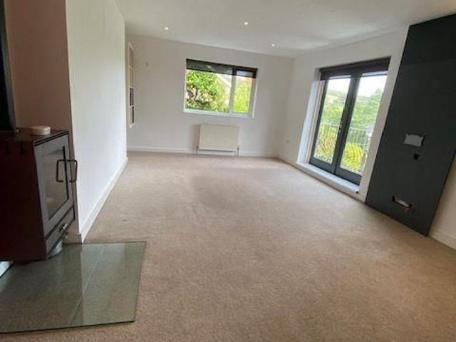 3 bedroom detached bungalow to rent