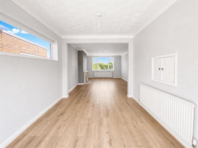 3 bedroom detached bungalow to rent