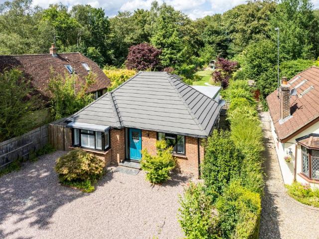 3 bedroom detached bungalow to rent