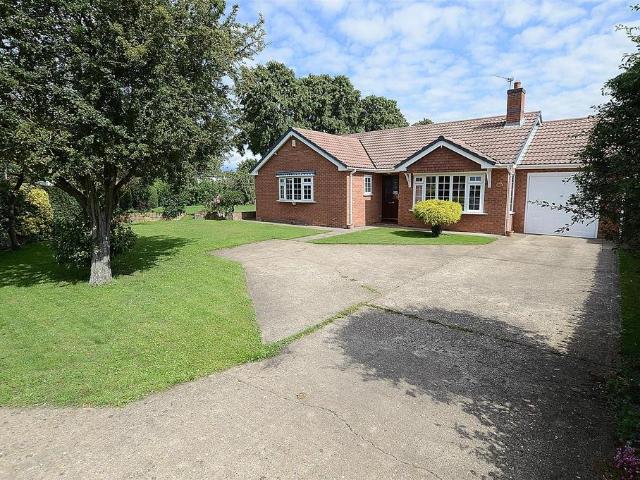 3 bedroom detached bungalow to rent