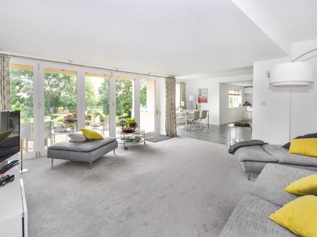 3 bedroom detached bungalow to rent