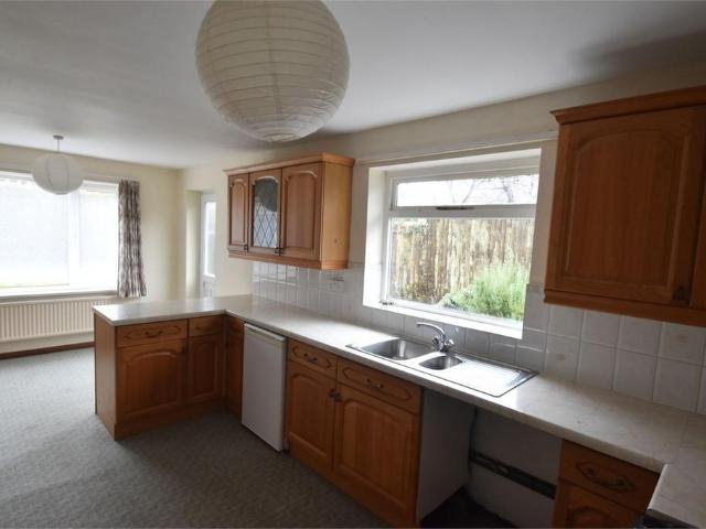 3 bedroom detached bungalow to rent