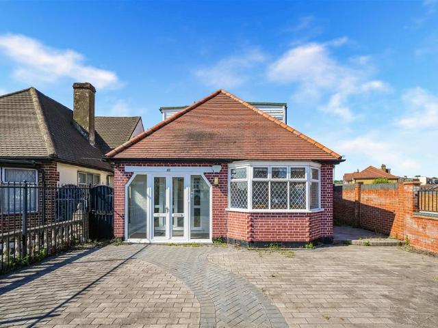 3 bedroom detached bungalow to rent