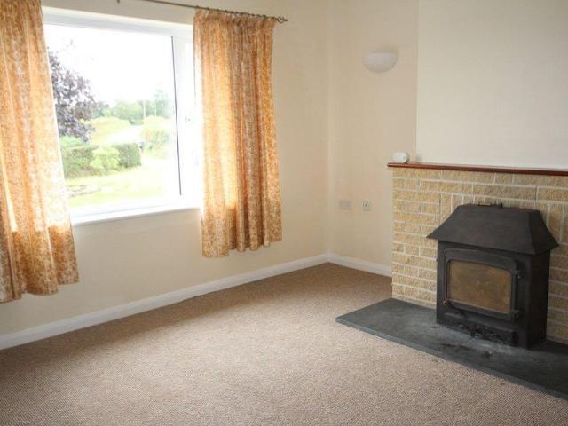 3 bedroom detached bungalow to rent