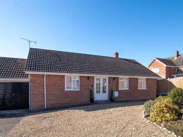 3 bedroom detached bungalow to rent