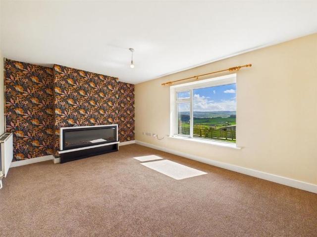 3 bedroom detached bungalow to rent